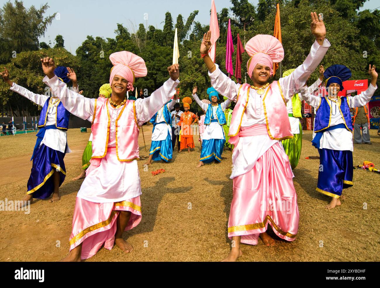 Punjabi bhangra hi-res stock photography and images - Alamy