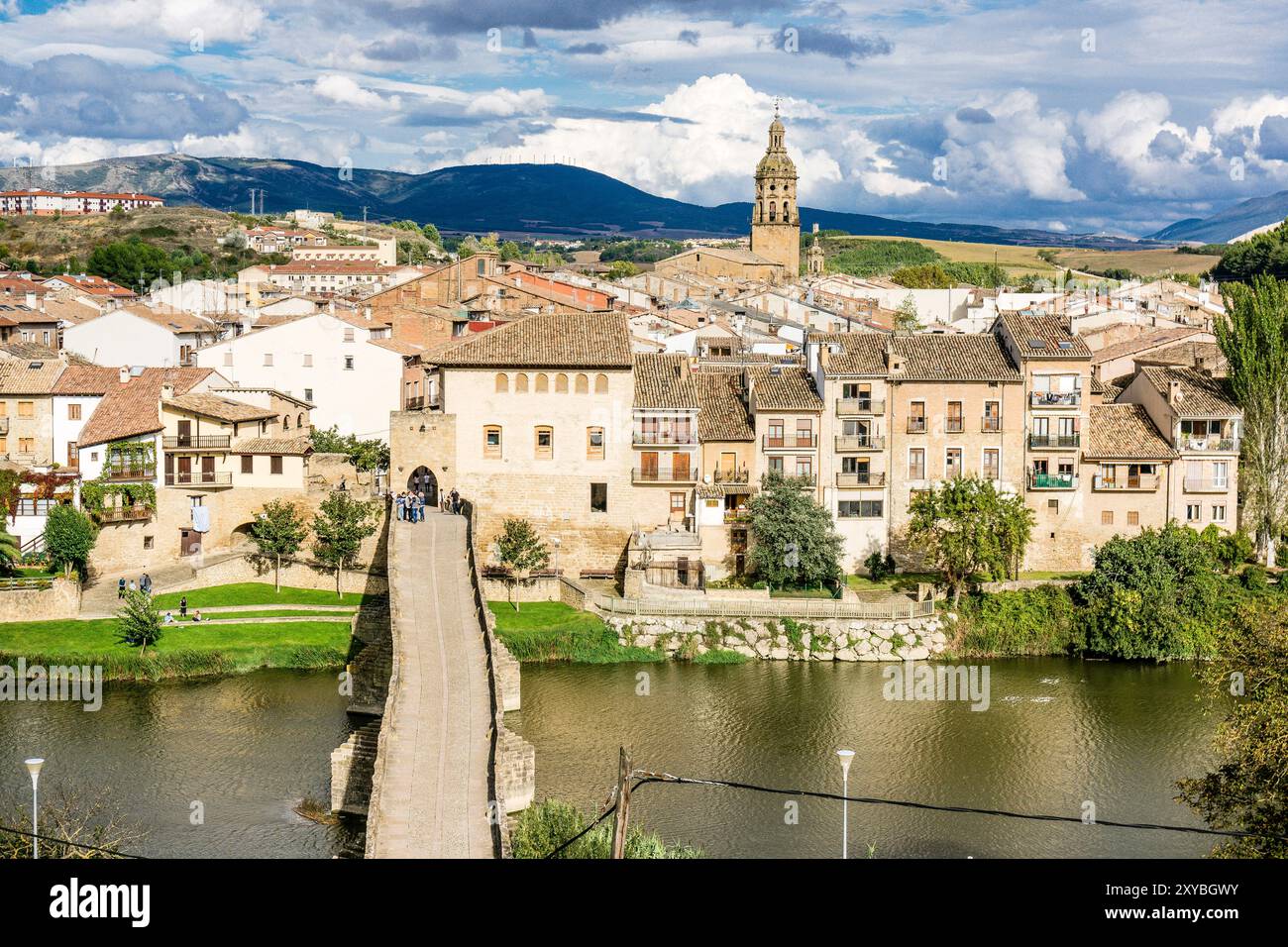 Romanesque bridge over the Arga River, 11th century, Puente la Reina ...