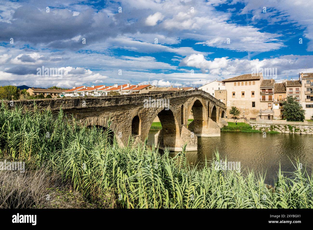 Romanesque bridge over the Arga River, 11th century, Puente la Reina ...