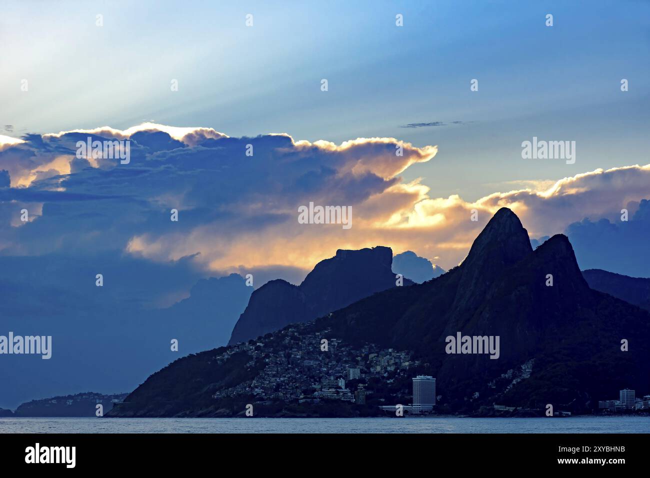 Rundown slum neighborhood hi-res stock photography and images - Alamy