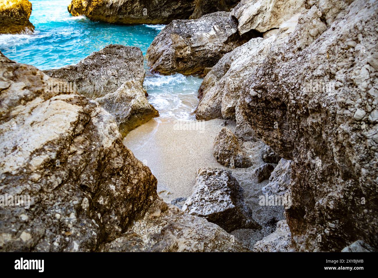 Rocky shore splash surf hi-res stock photography and images - Alamy