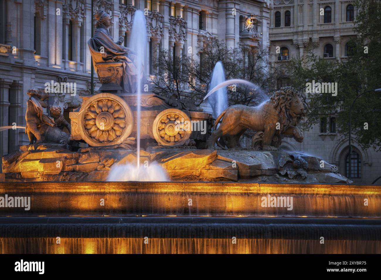 Cibeles Fountain at night in city of Madrid, Spain. Fountain from 1782 ...