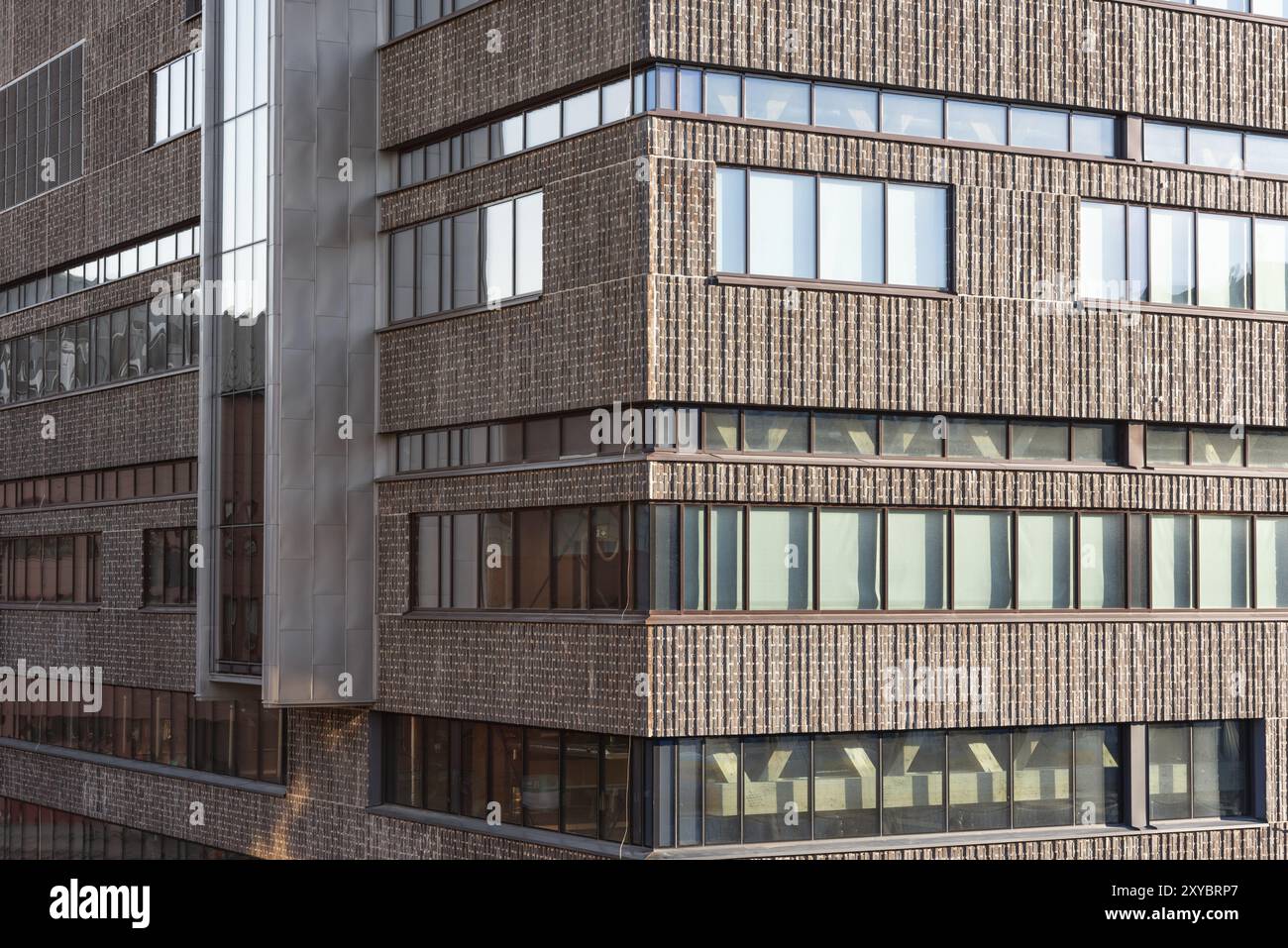 Glass concrete facade office hi-res stock photography and images - Alamy