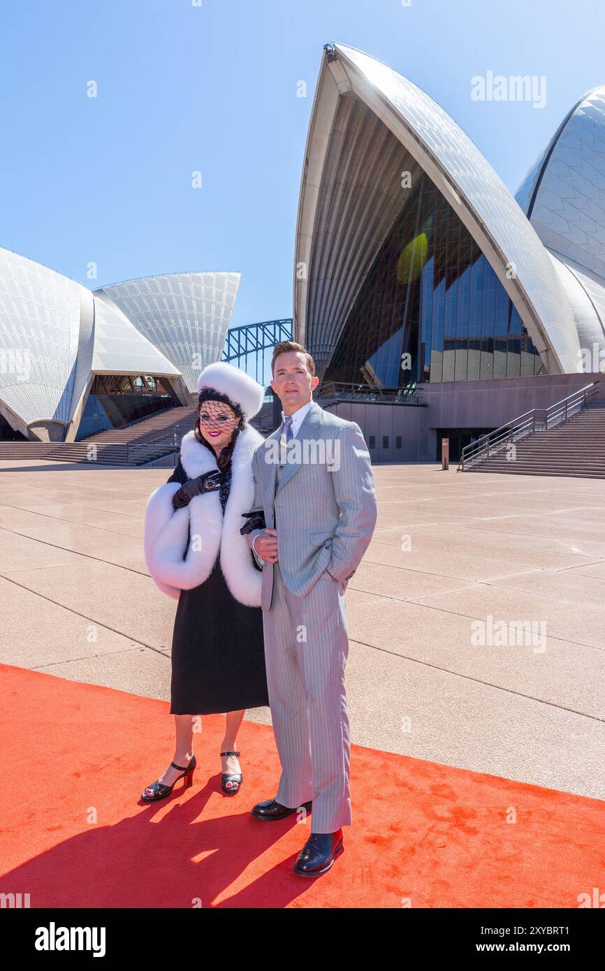 Sydney opera house in profile hi-res stock photography and images - Alamy