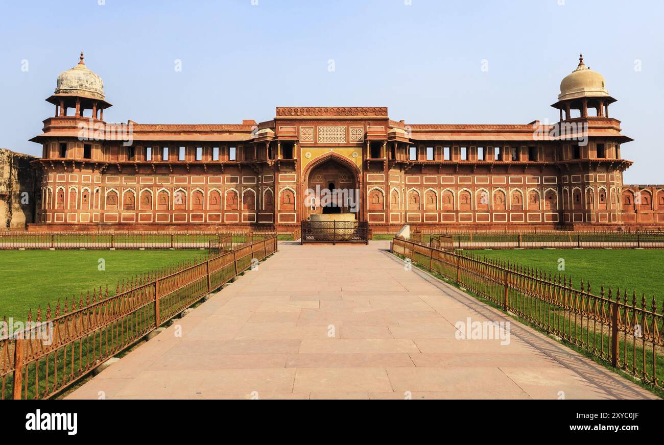 Urban area work palace hi-res stock photography and images - Alamy