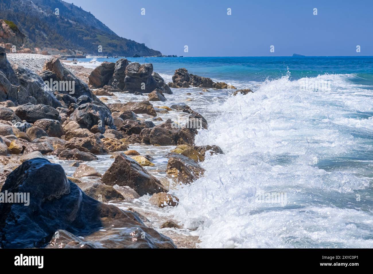 Splash rocks hi-res stock photography and images - Alamy