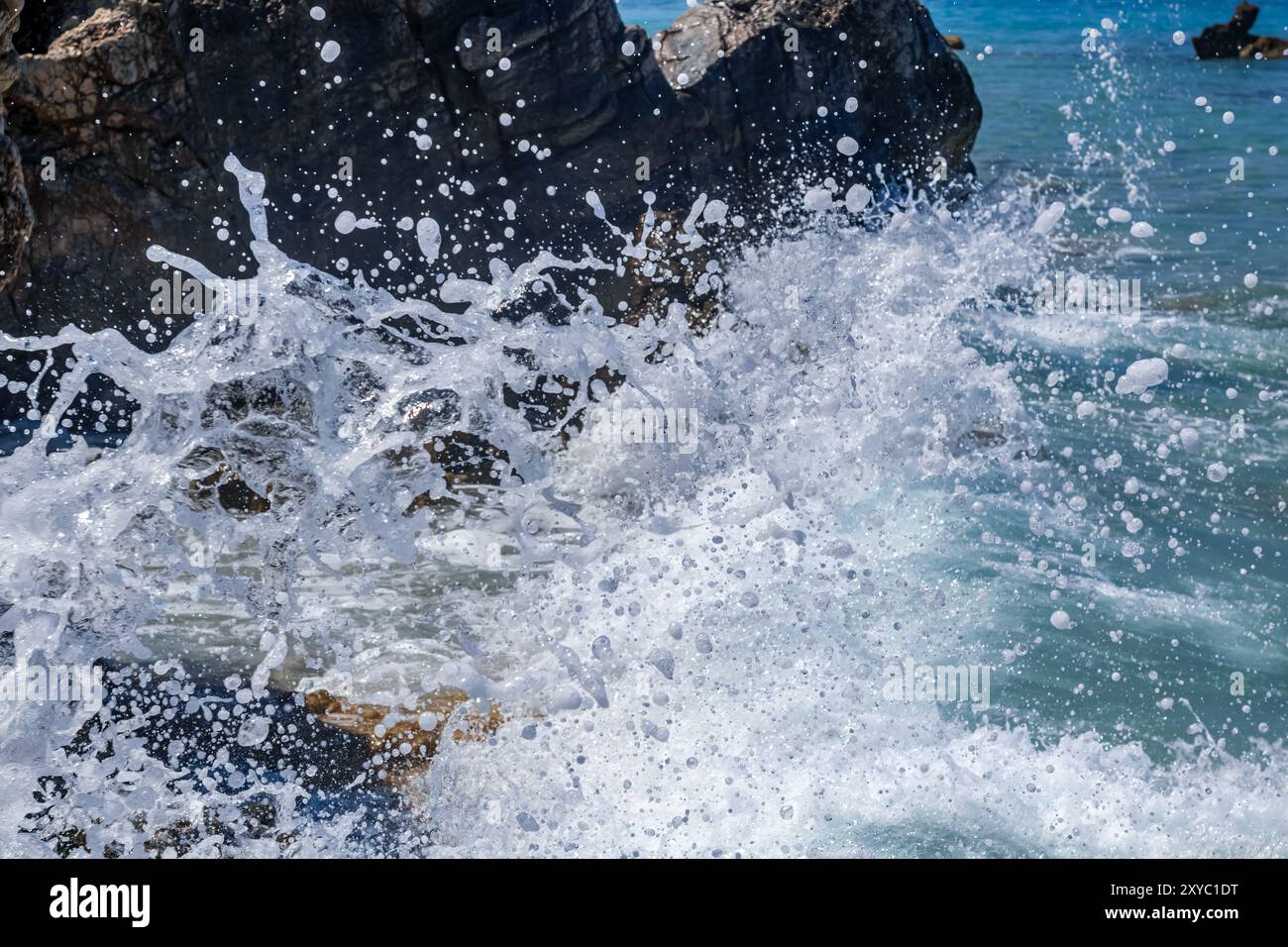 Splash waves hi-res stock photography and images - Alamy