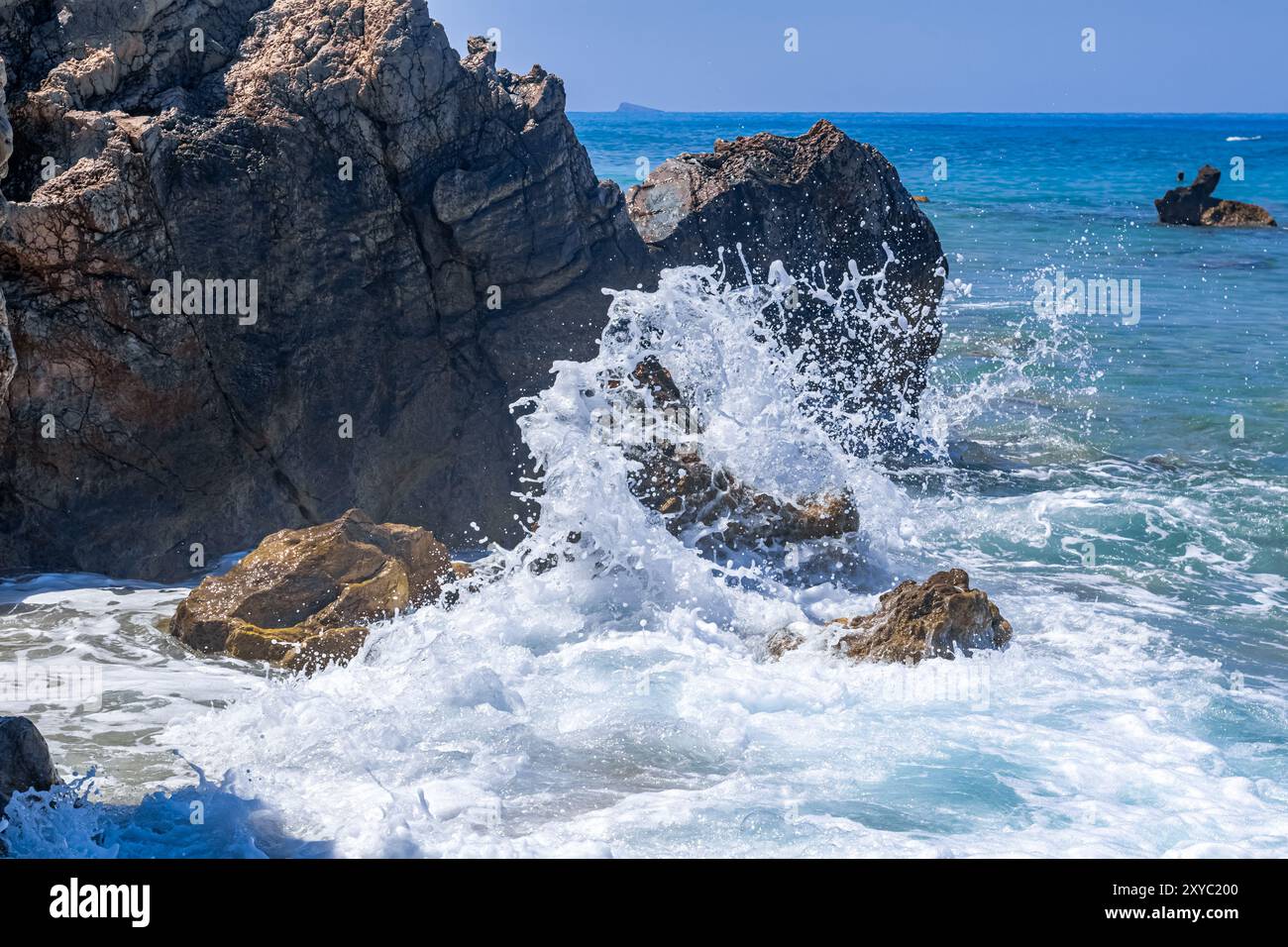 Waves rolling to shore hi-res stock photography and images - Alamy
