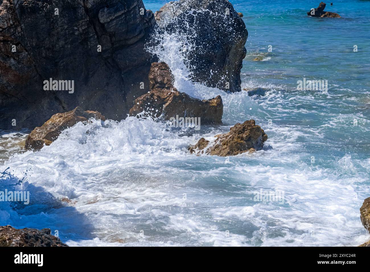 Roaring waves hi-res stock photography and images - Alamy