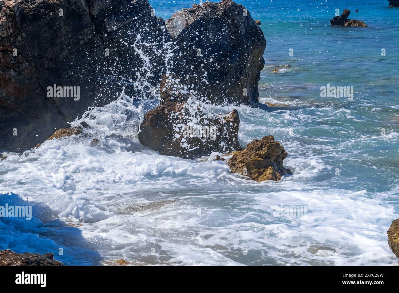 Shoreline splash hi-res stock photography and images - Alamy