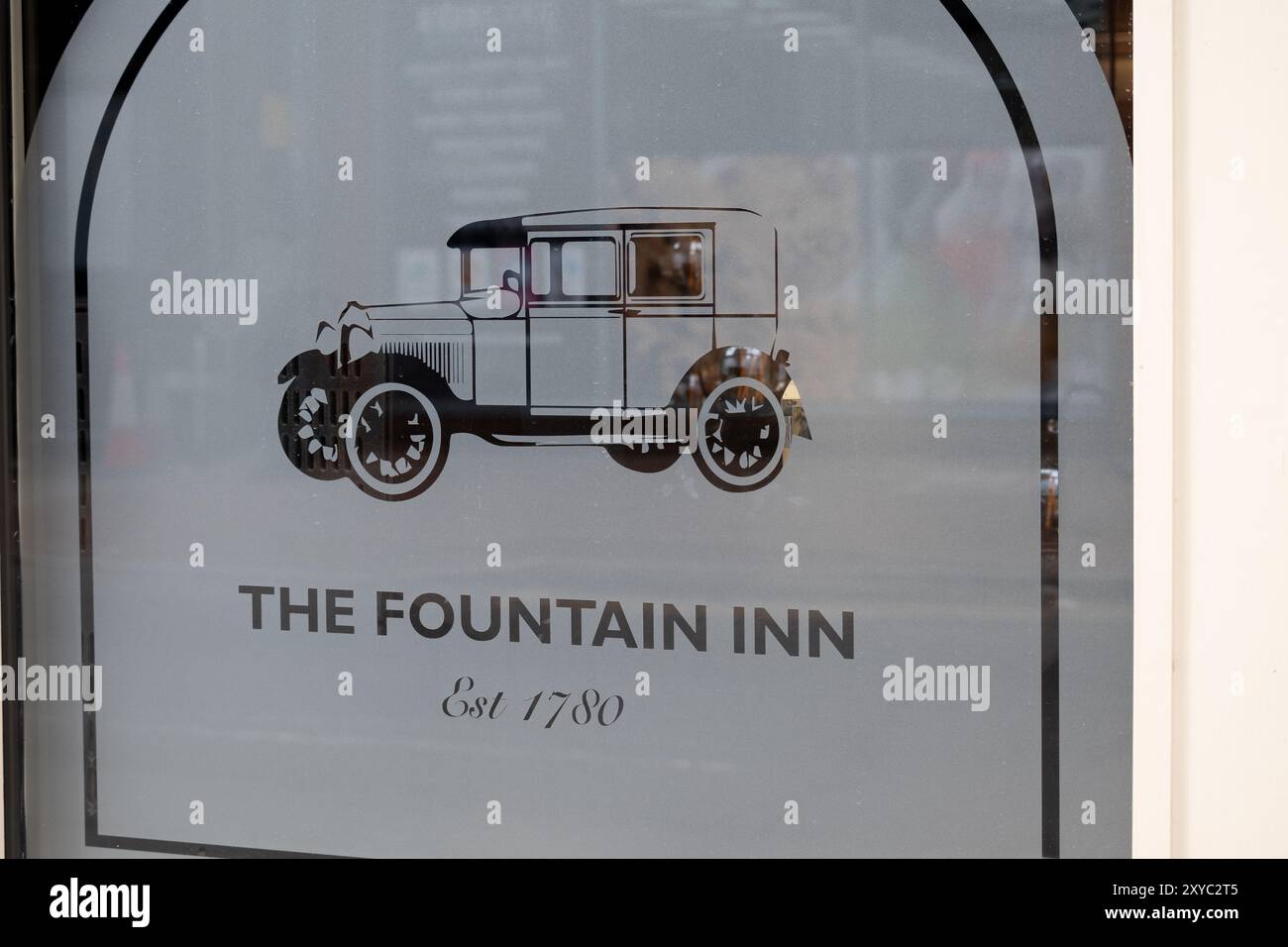 Pub glass window hi-res stock photography and images - Alamy