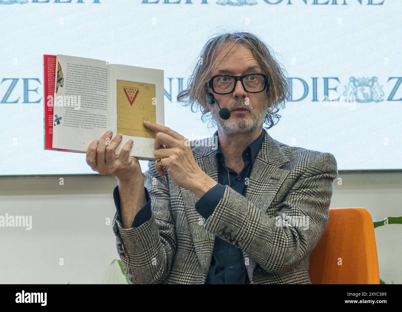 Pulp jarvis 2022 hi-res stock photography and images - Alamy