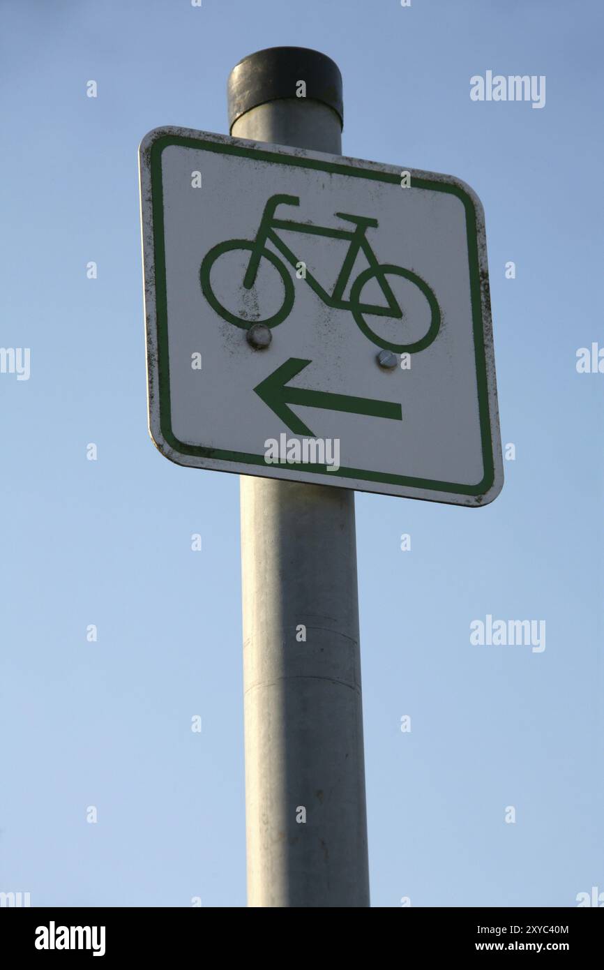 Empty pathes hi-res stock photography and images - Alamy