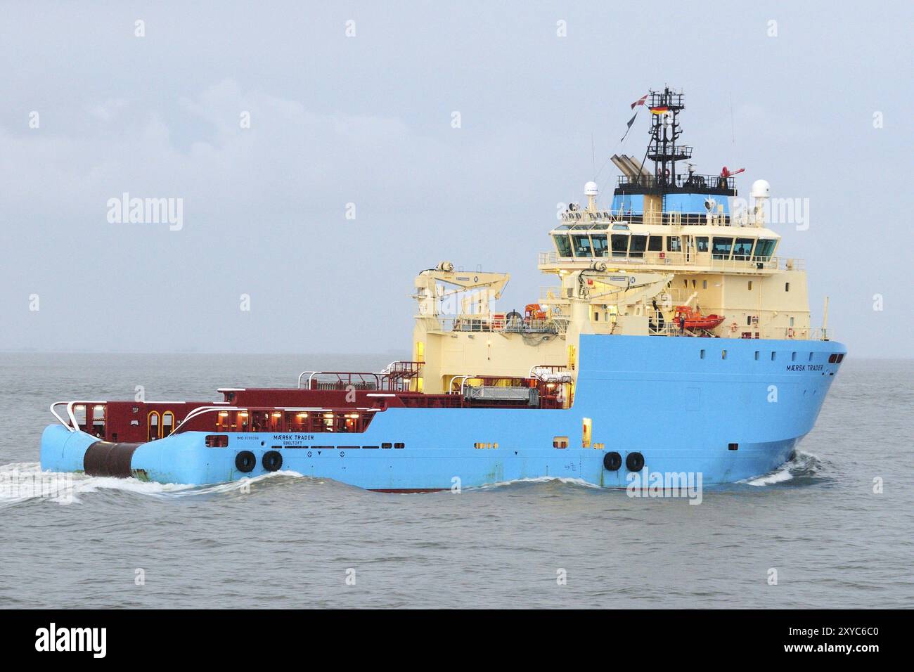 Offshore tug Maersk Trader on 21.08.2009 inbound off Cuxhaven IMO ...