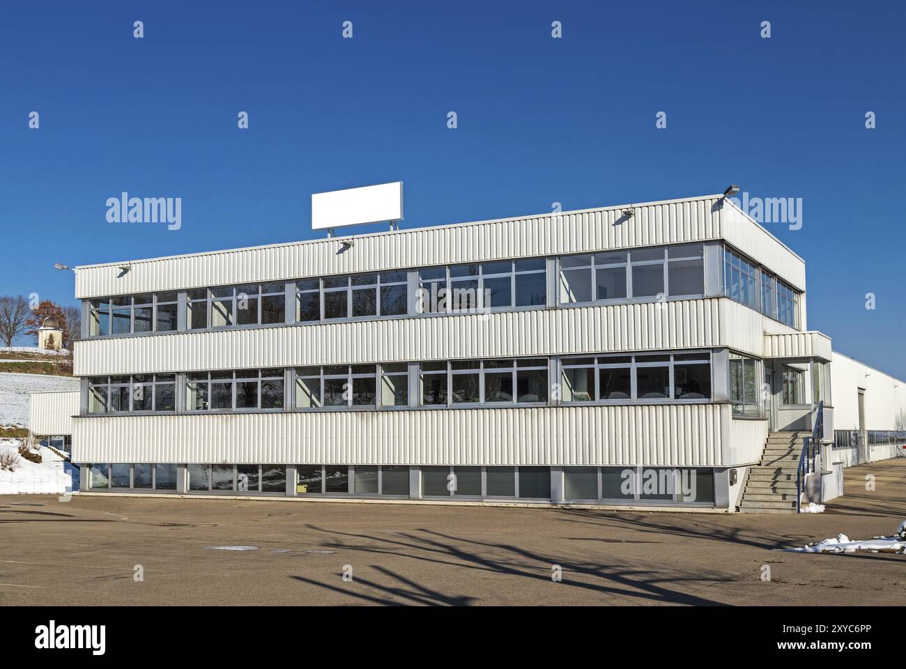Freestanding office building Stock Photo - Alamy