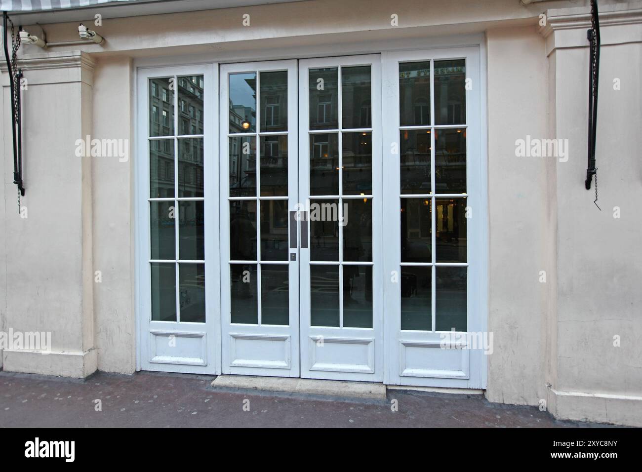 Terrace doors hi-res stock photography and images - Alamy