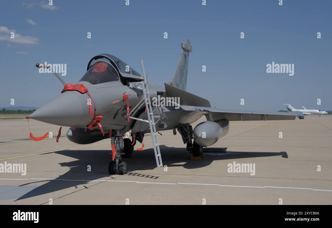Rafale c fighter jet hi-res stock photography and images - Alamy