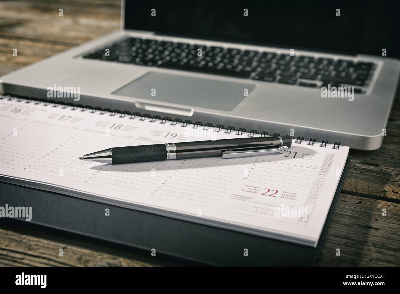 Workstation table hi-res stock photography and images - Alamy