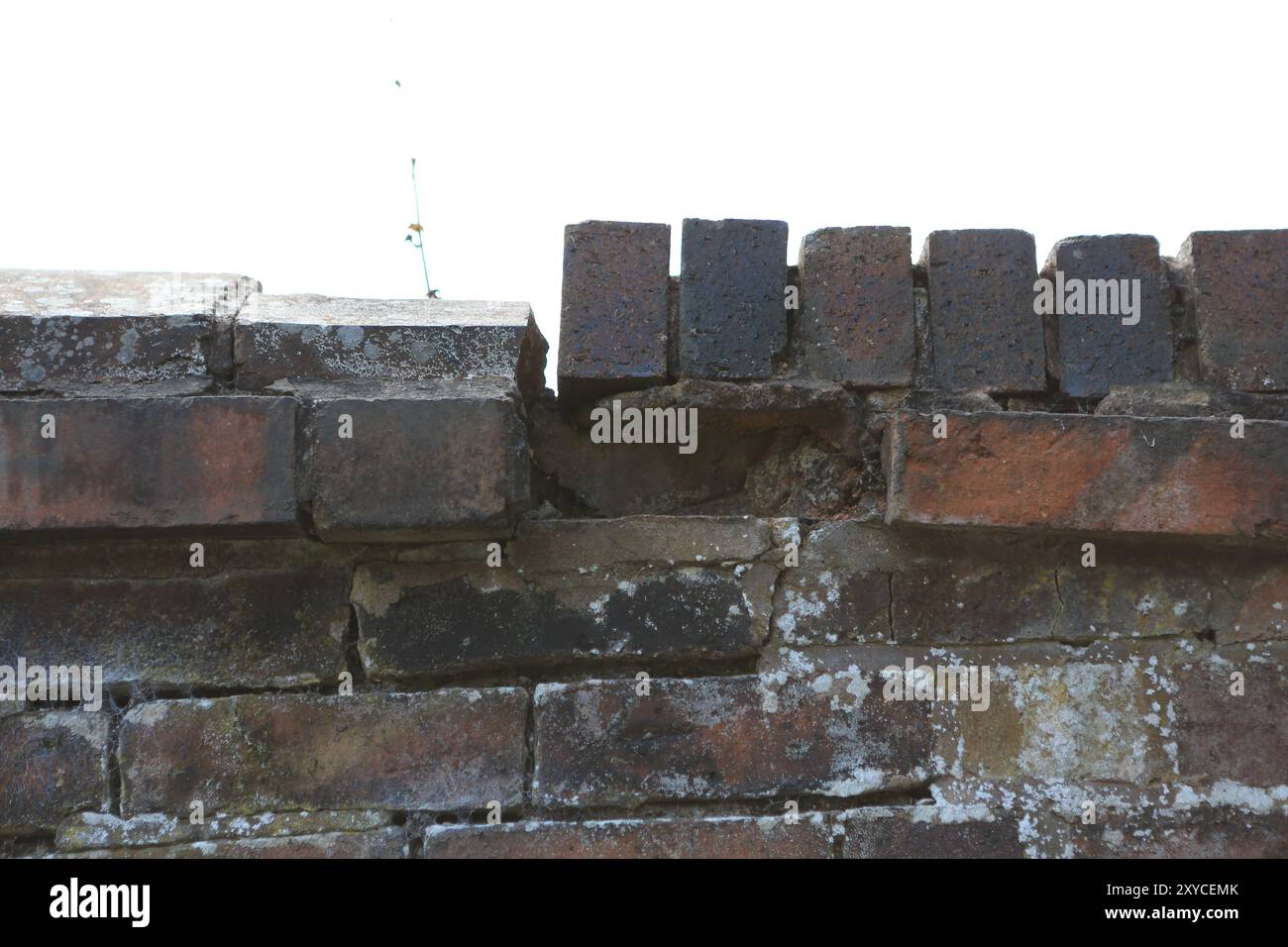 Brick wall with missing brick brickwork Stock Photo - Alamy
