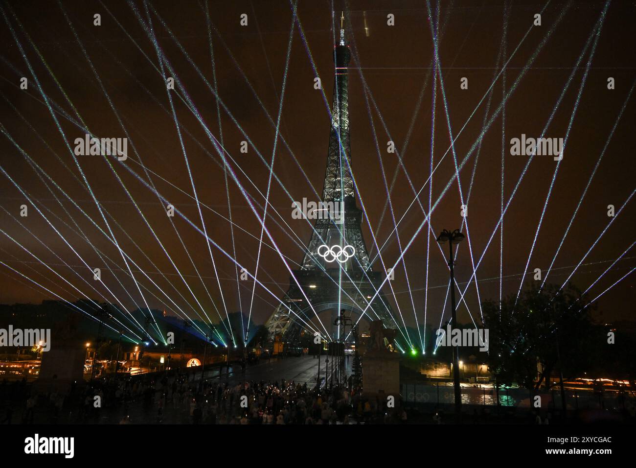 PARIS, FRANCE-26 July 2024: Lights illuminate the Eiffel Tower during ...
