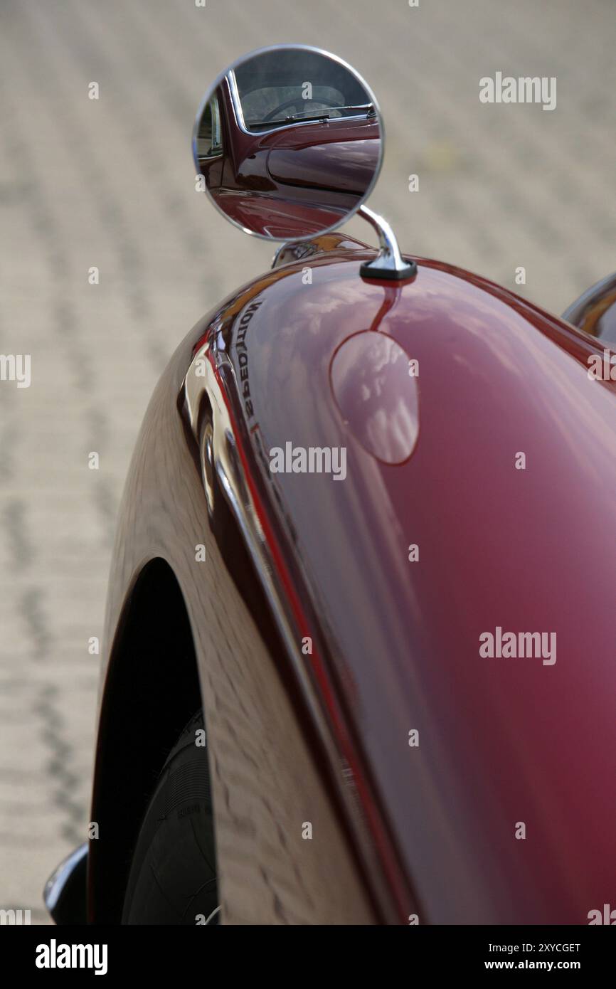 Exterior rear view mirrors hi-res stock photography and images - Alamy
