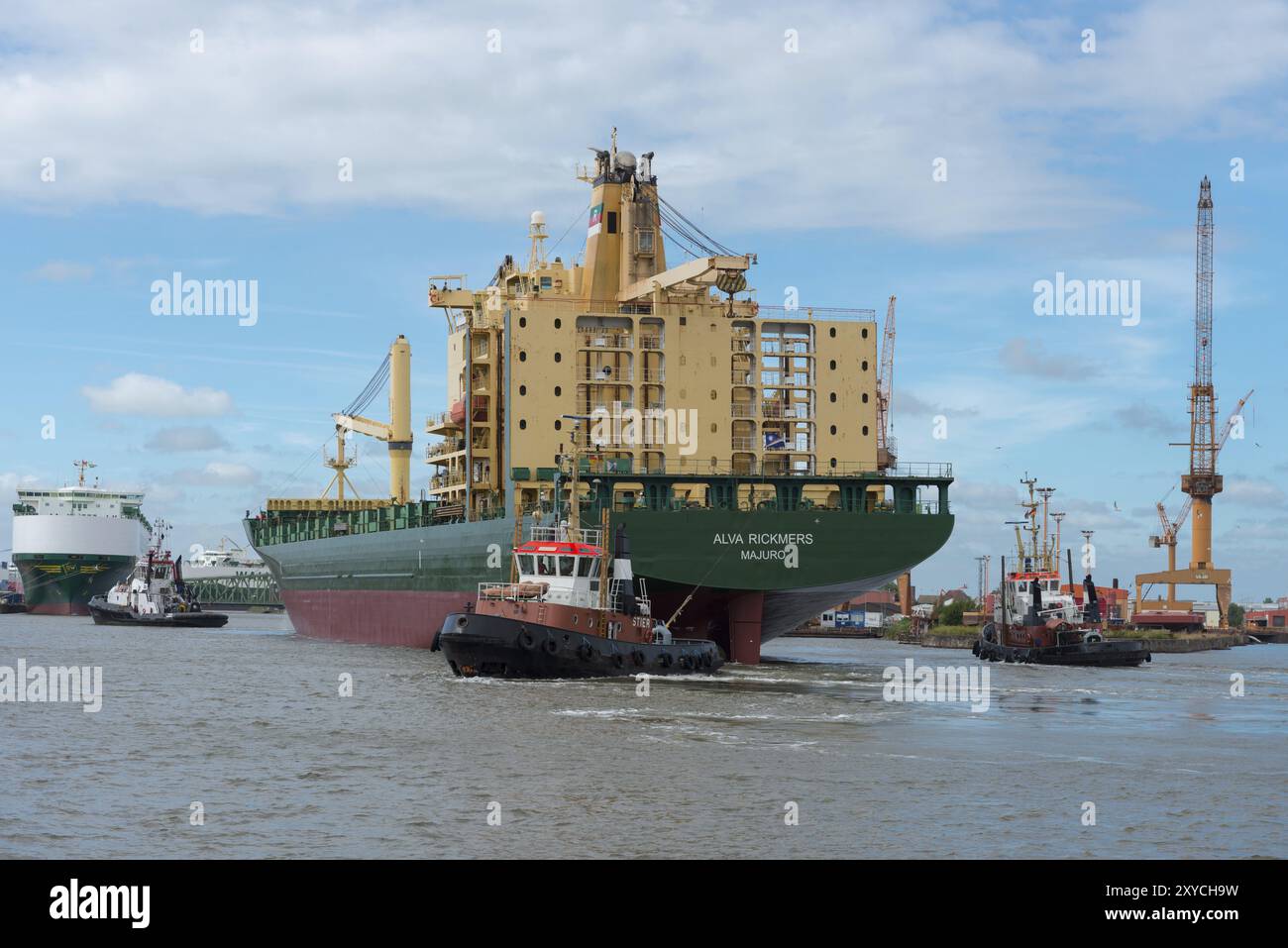 Container vessel Alva Rickmers in the turning basin. Container vessel ...