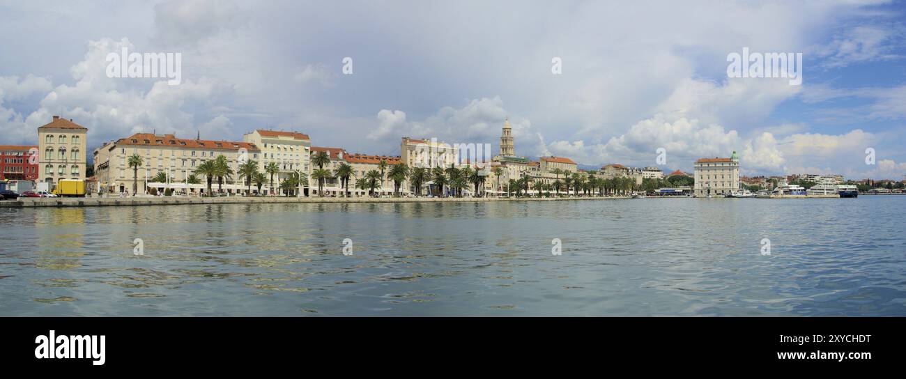 Split residential buildings hi-res stock photography and images - Alamy