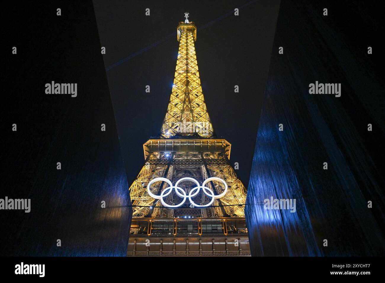 PARIS, FRANCE-26 July 2024: Lights illuminate the Eiffel Tower during ...