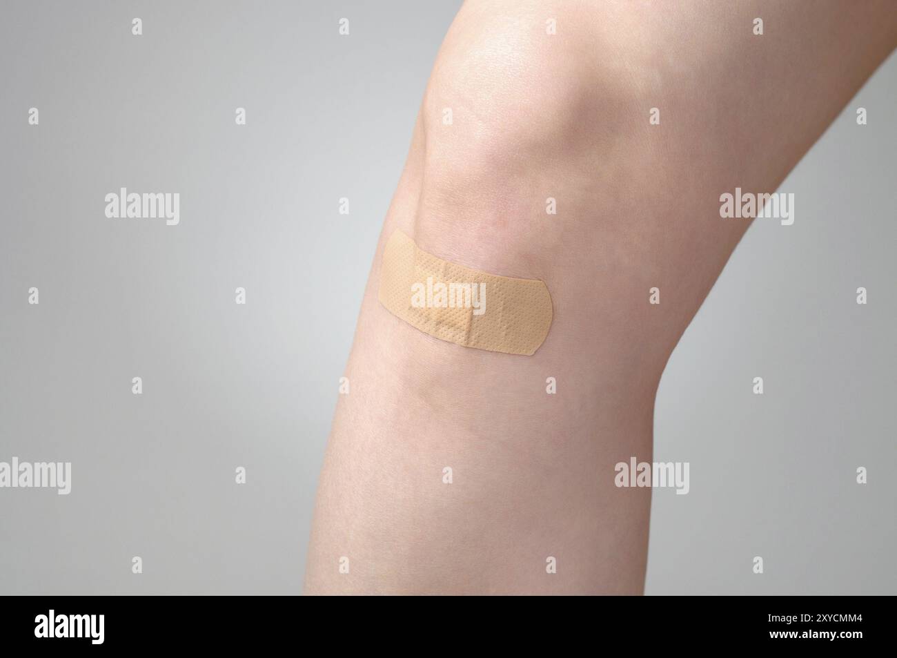 Female leg wound hi-res stock photography and images - Alamy