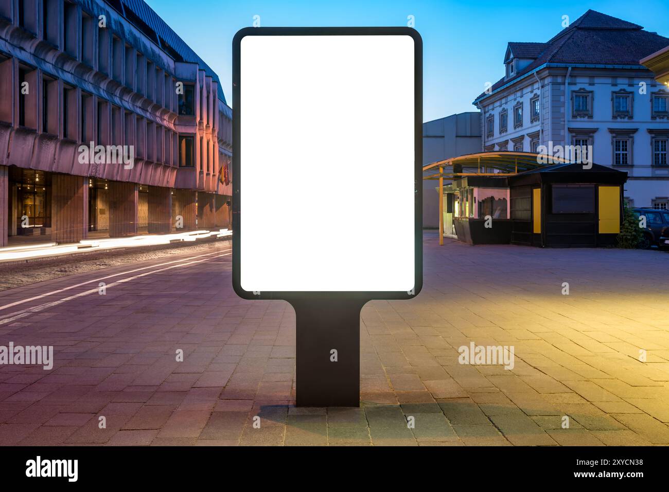 Car advertising billboard hi-res stock photography and images - Alamy