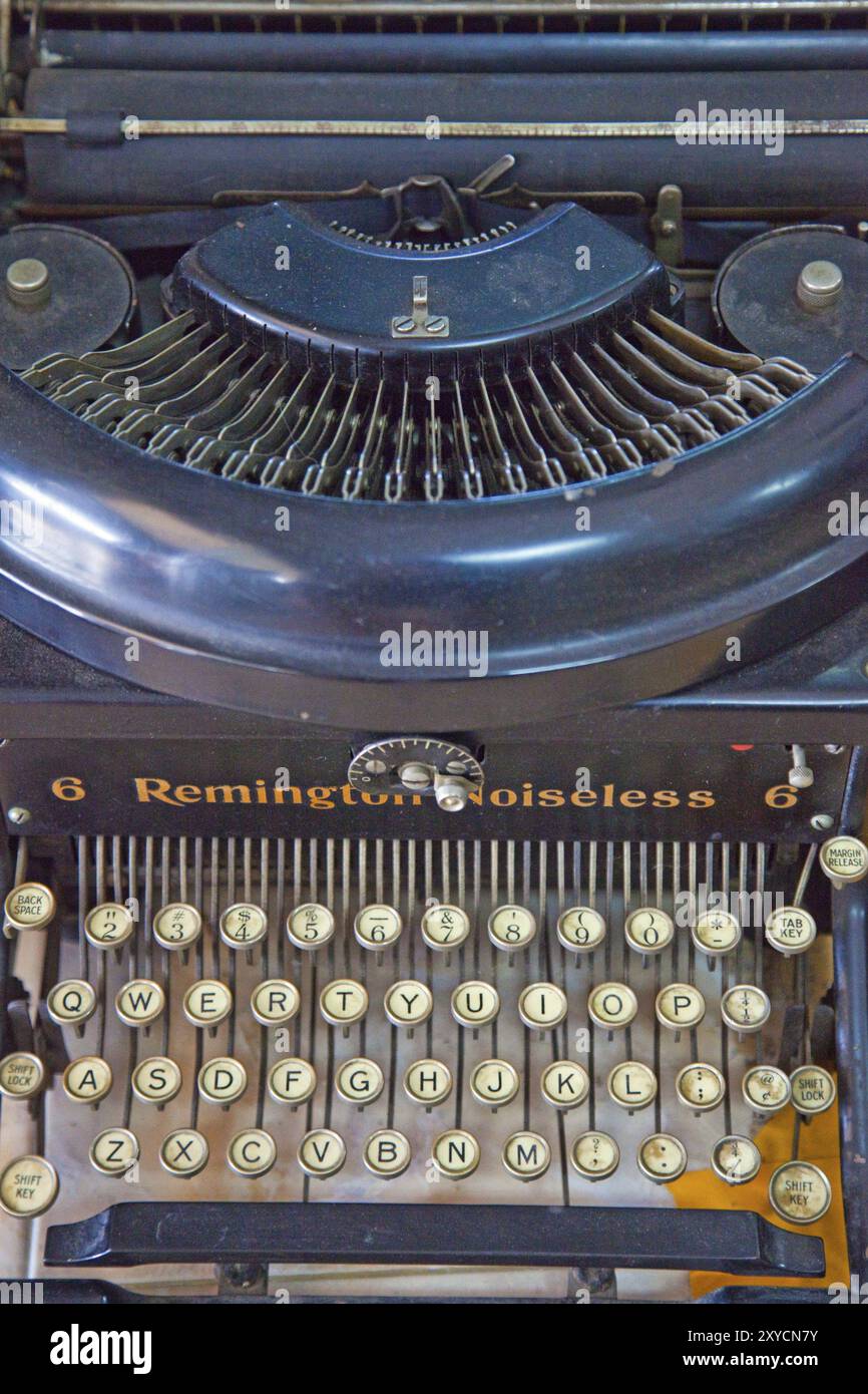 Old US Army typewriter Stock Photo - Alamy