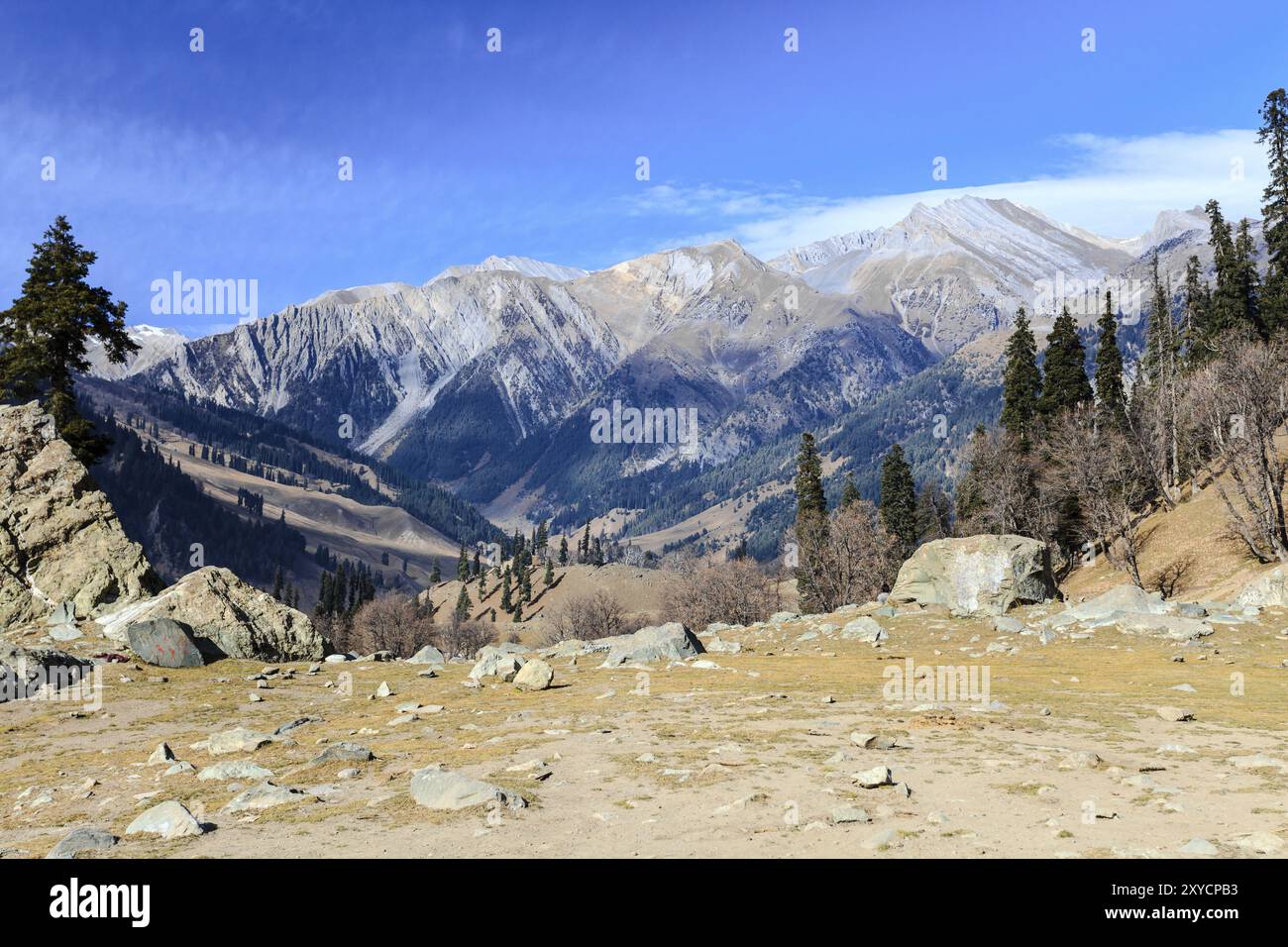 Mountains in sonamarg, kashmir, india Stock Photo - Alamy