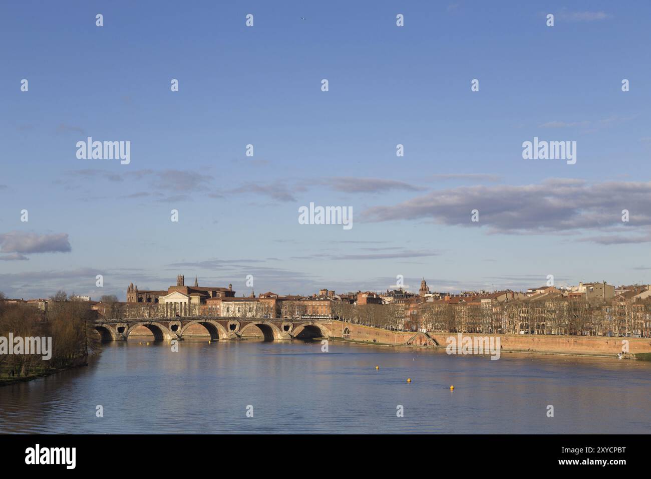 Toulouse town centre and river hi-res stock photography and images - Alamy