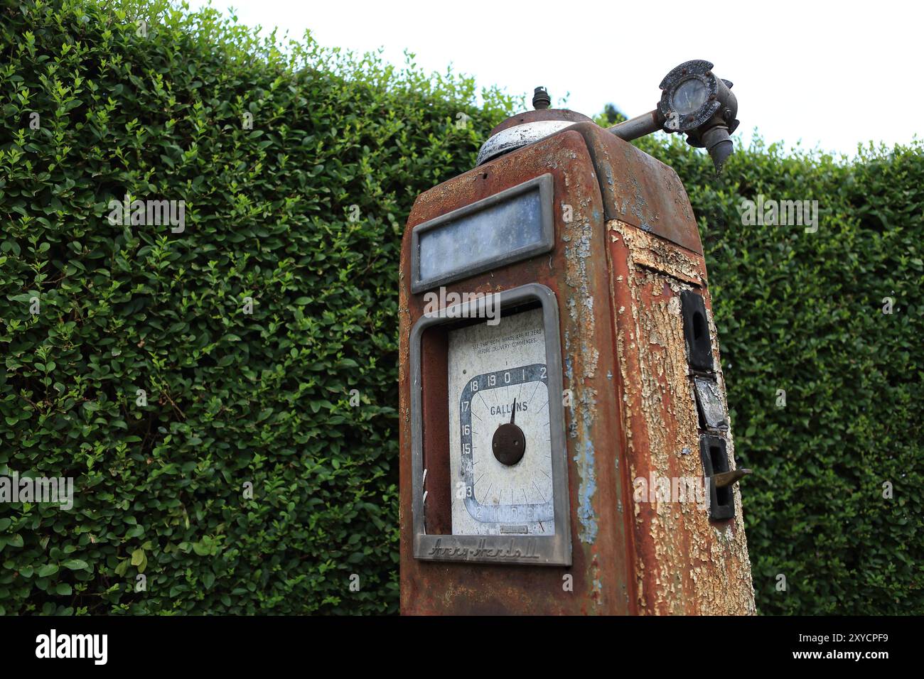 Rusting fuel pump petrol pump fossil fuel Stock Photo - Alamy