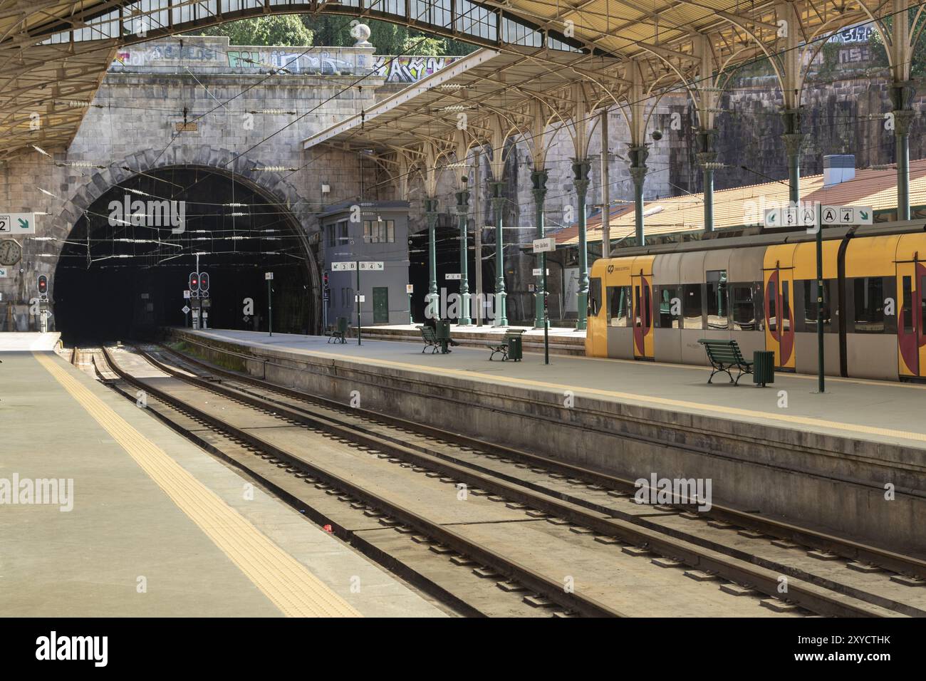 Place of interest Porto-Campanha railway station, railway journey ...