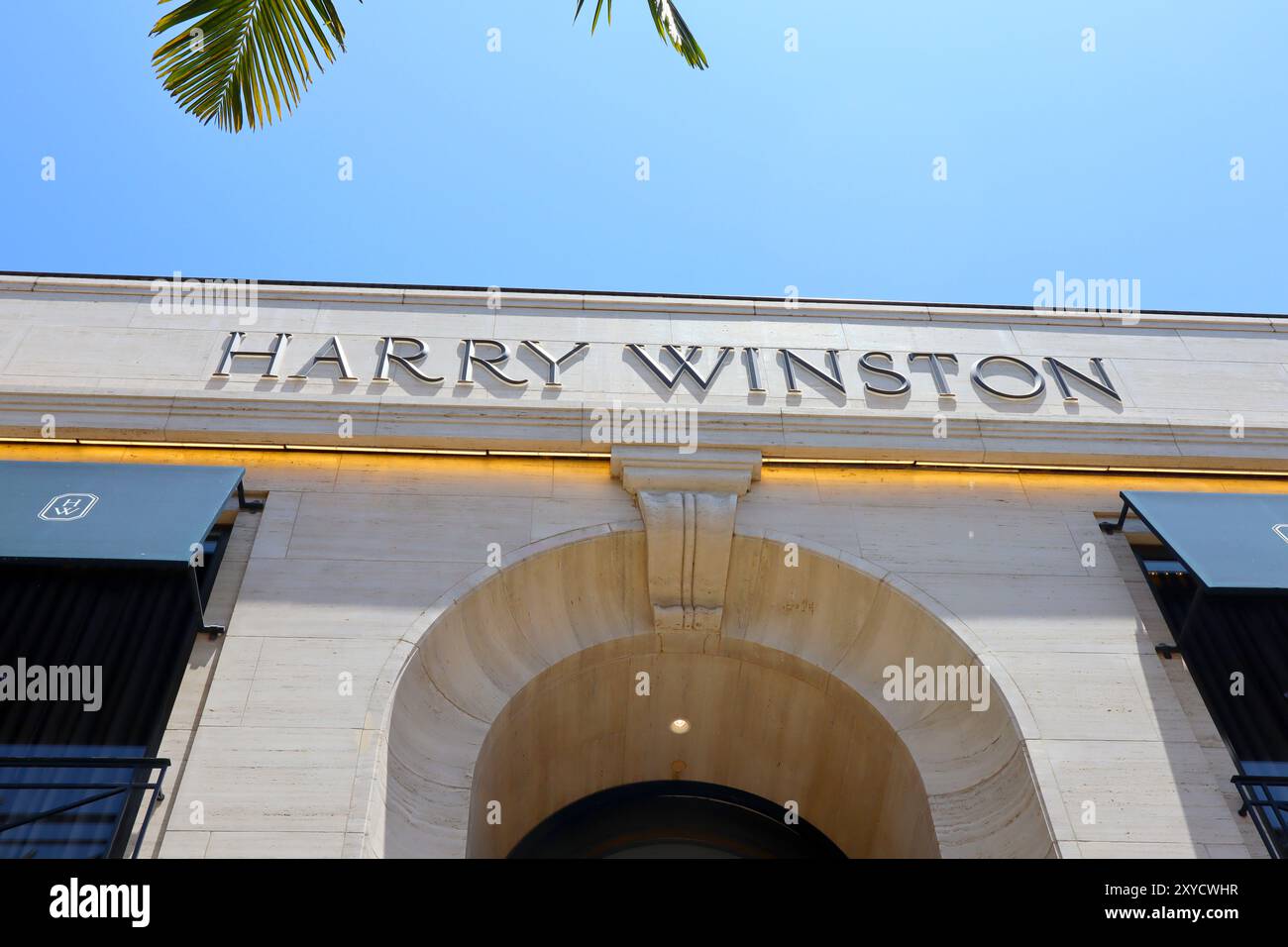 Harry winston store rodeo drive hi-res stock photography and images - Alamy