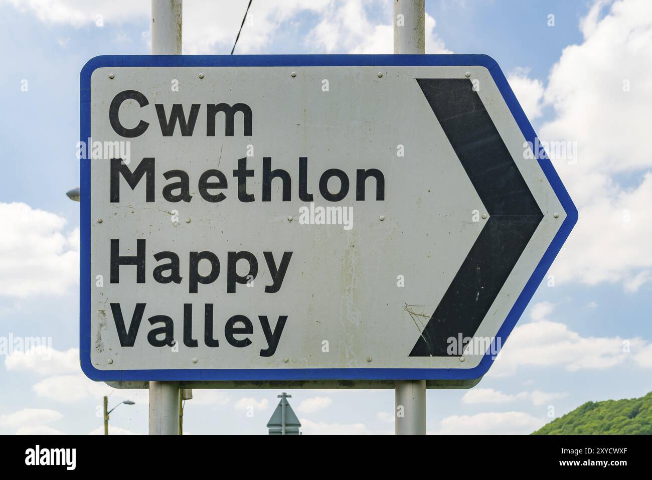 Welsh english welsh signpost hi-res stock photography and images - Alamy