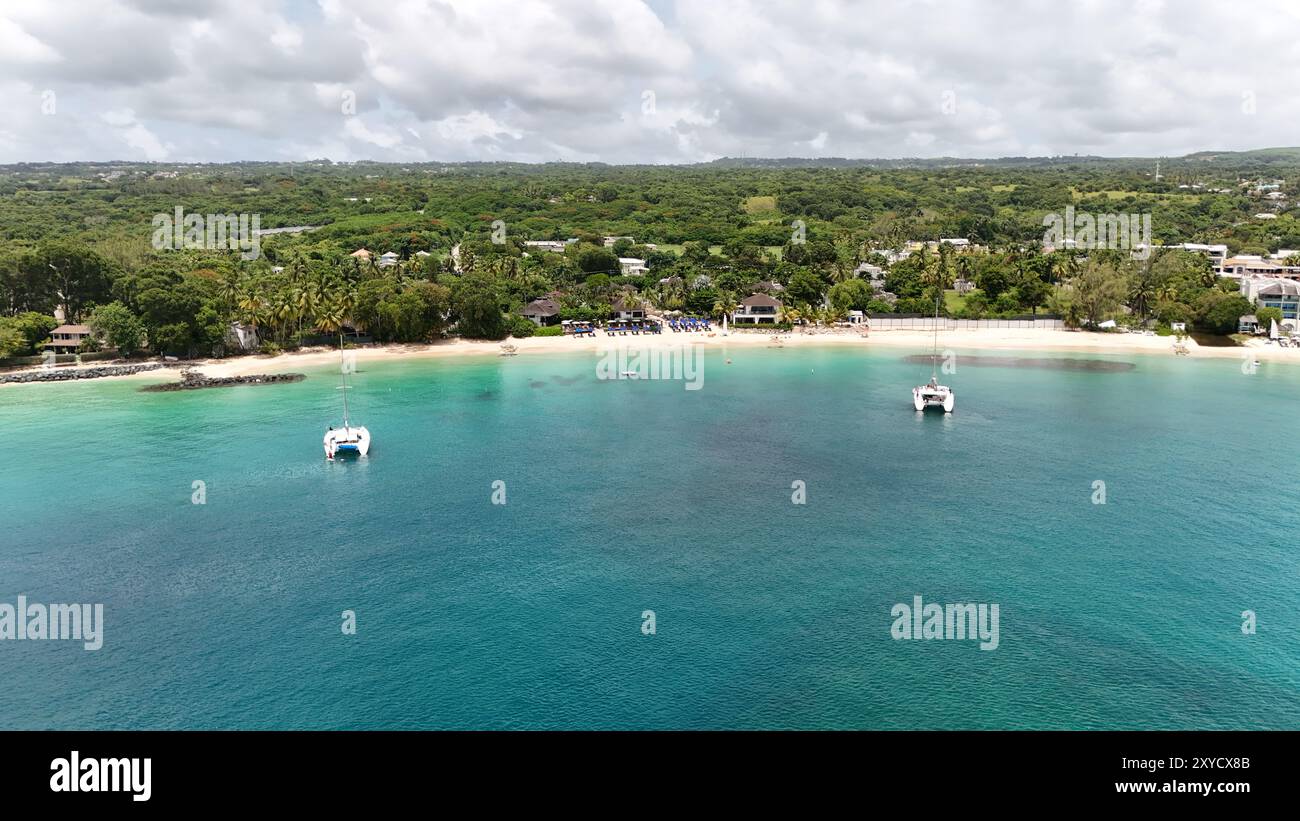 Holetown beach on the west coast of Barbados Stock Photo - Alamy