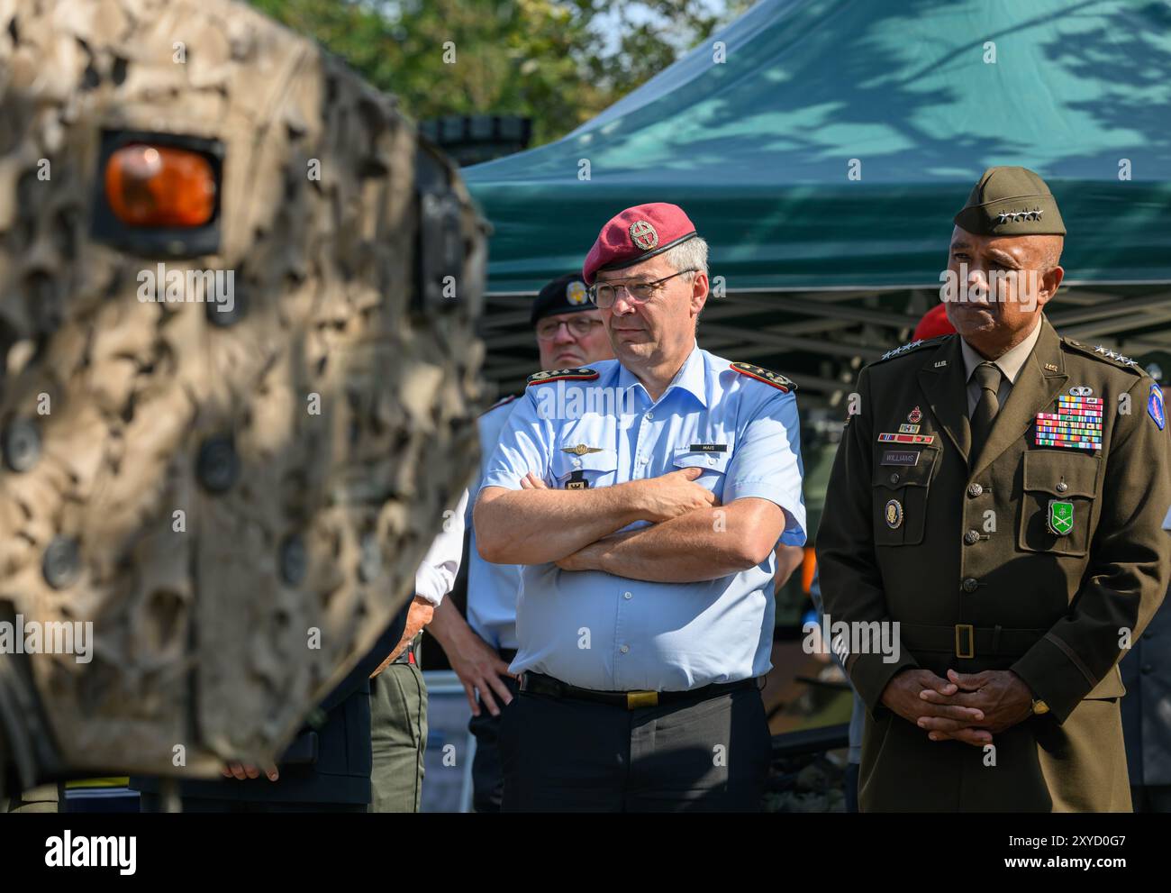 Dresden, Germany. 28th Aug, 2024. Alfons Mais (l), Lieutenant General ...