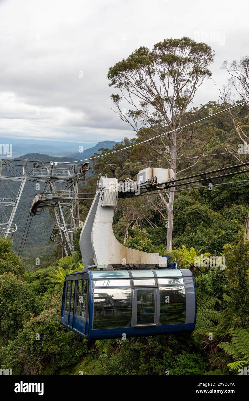 Australia’s biggest cable car as it holds 84 persons, leaves the Scenic ...