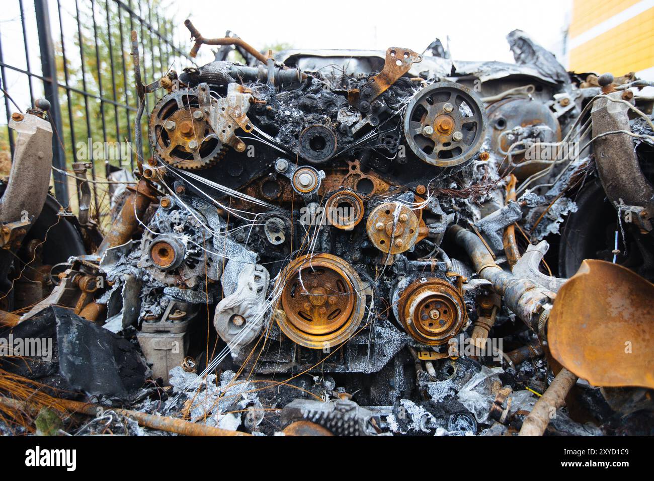 Exploded car hi-res stock photography and images - Alamy