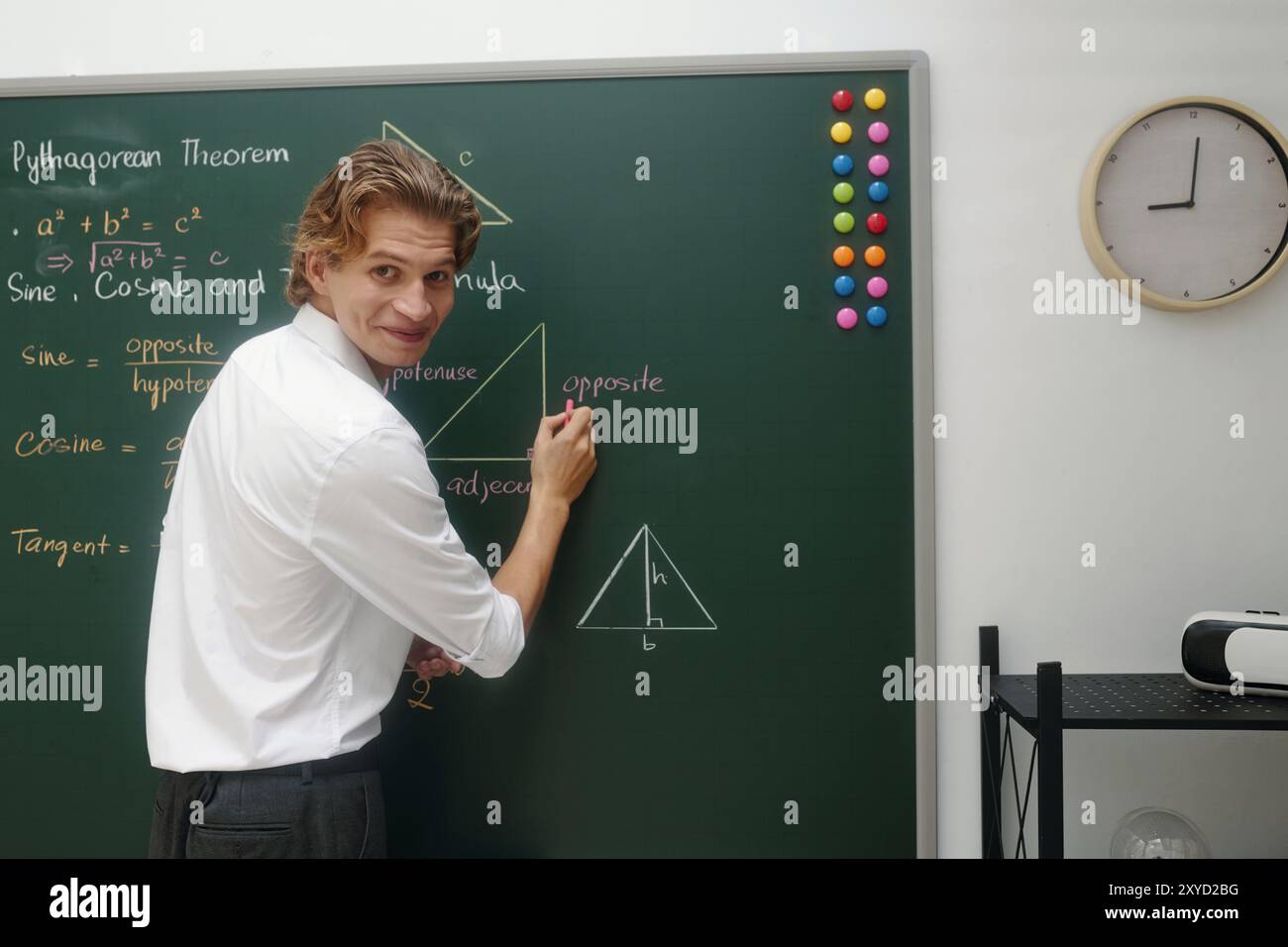 Wall clock and whiteboard hi-res stock photography and images - Alamy