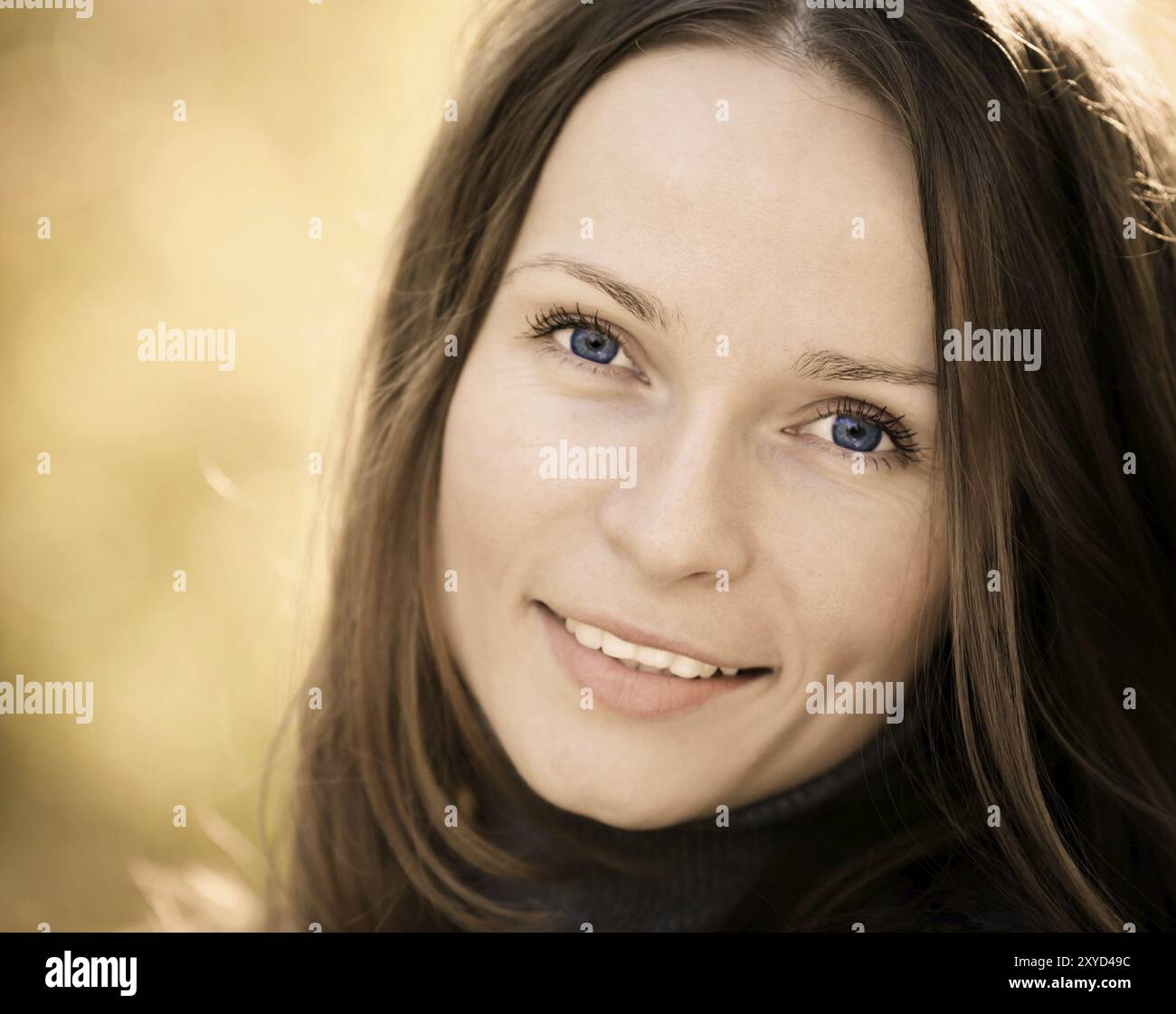 Smiling beautiful woman forms hi-res stock photography and images - Alamy