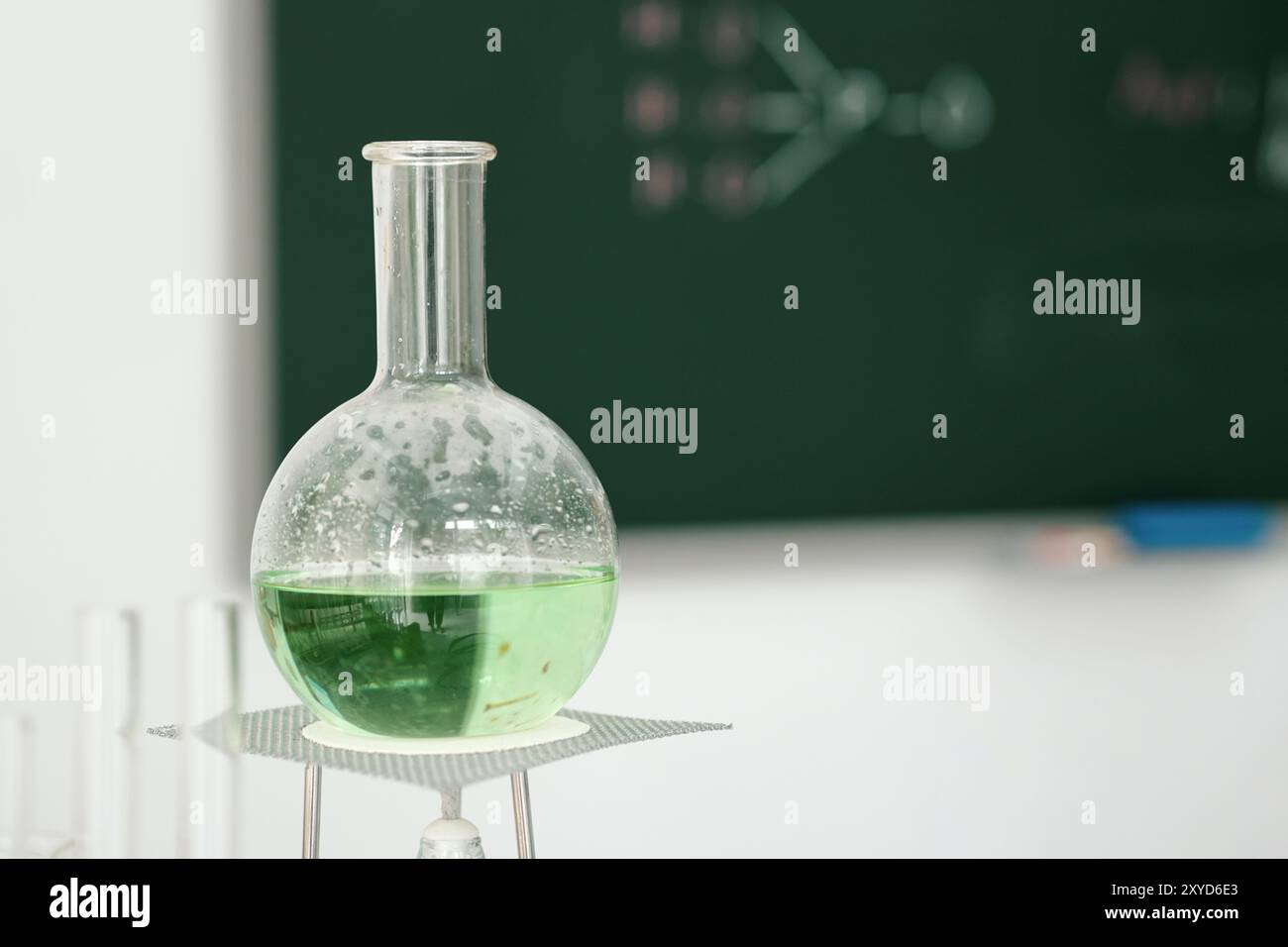 Laboratorywork hi-res stock photography and images - Alamy