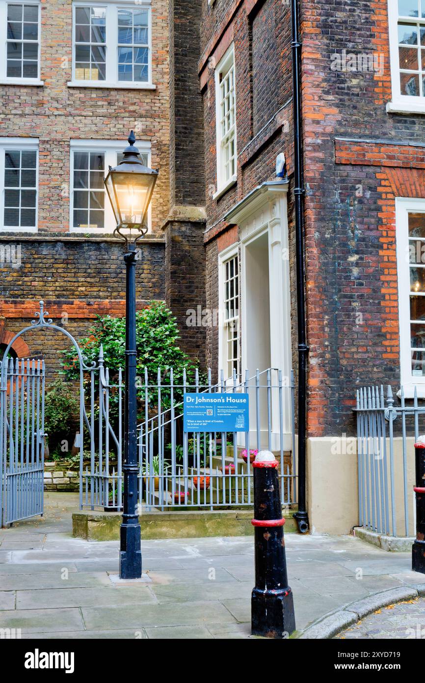 Doctor johnson's house a writer's house museum in london an 18th ...