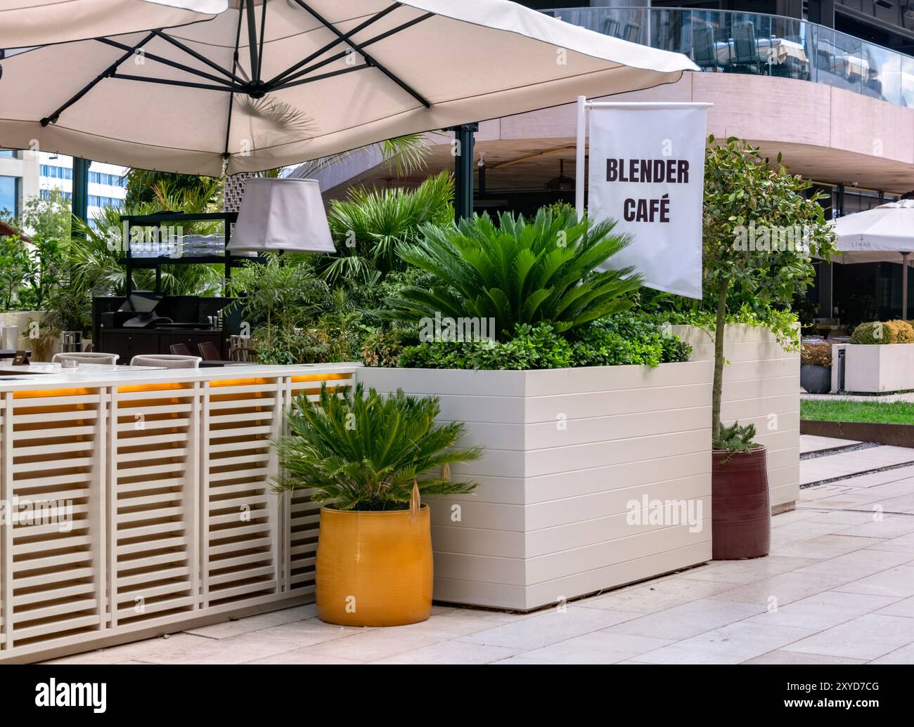 Blender cafe exterior hi-res stock photography and images - Alamy