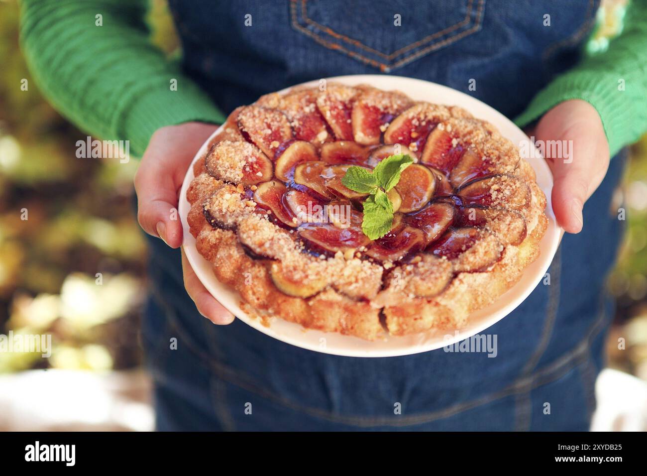 Hand hands nuts cheese hi-res stock photography and images - Alamy