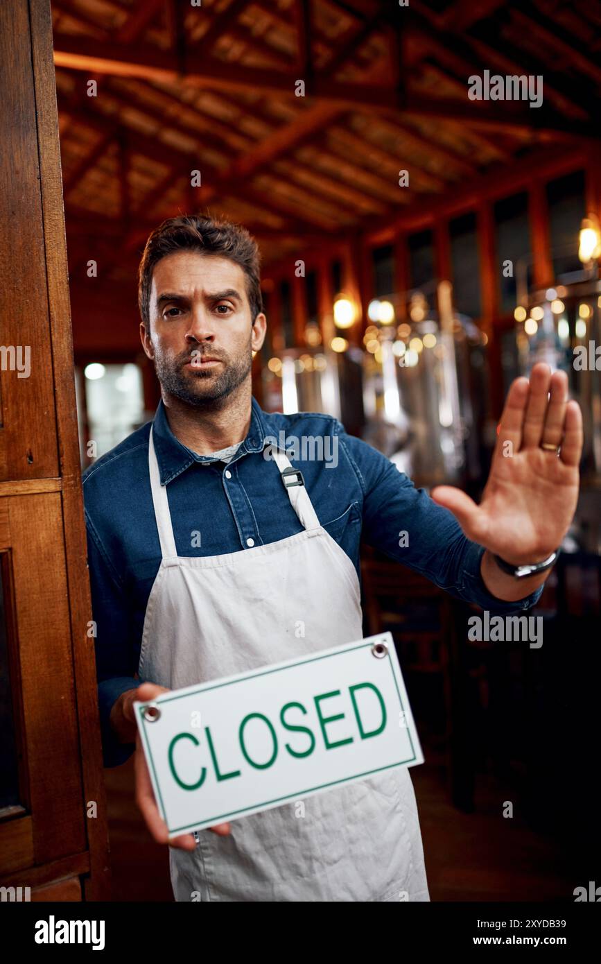 Angry employee store hi-res stock photography and images - Alamy