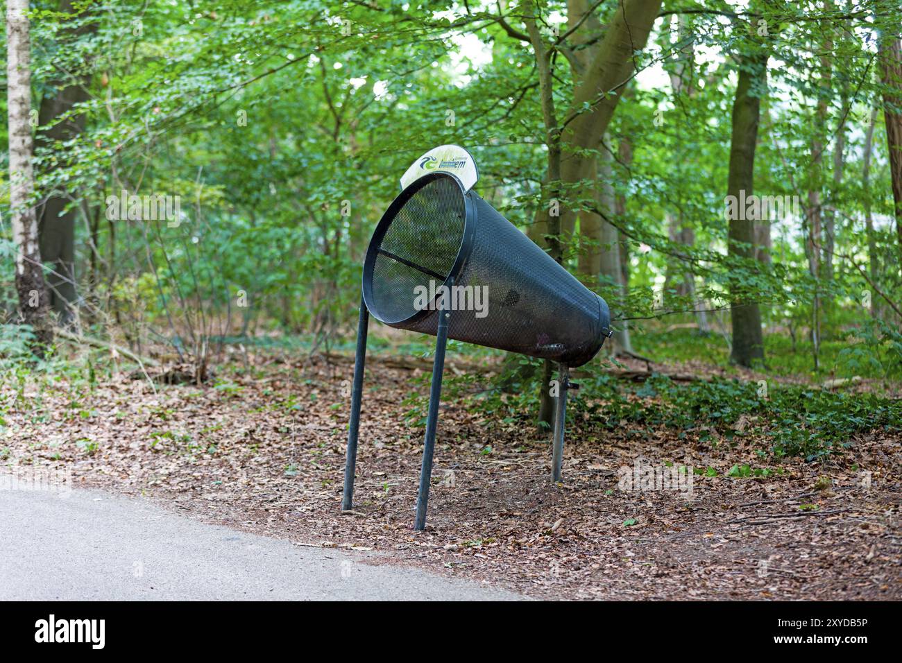 Big litter bins hi-res stock photography and images - Alamy