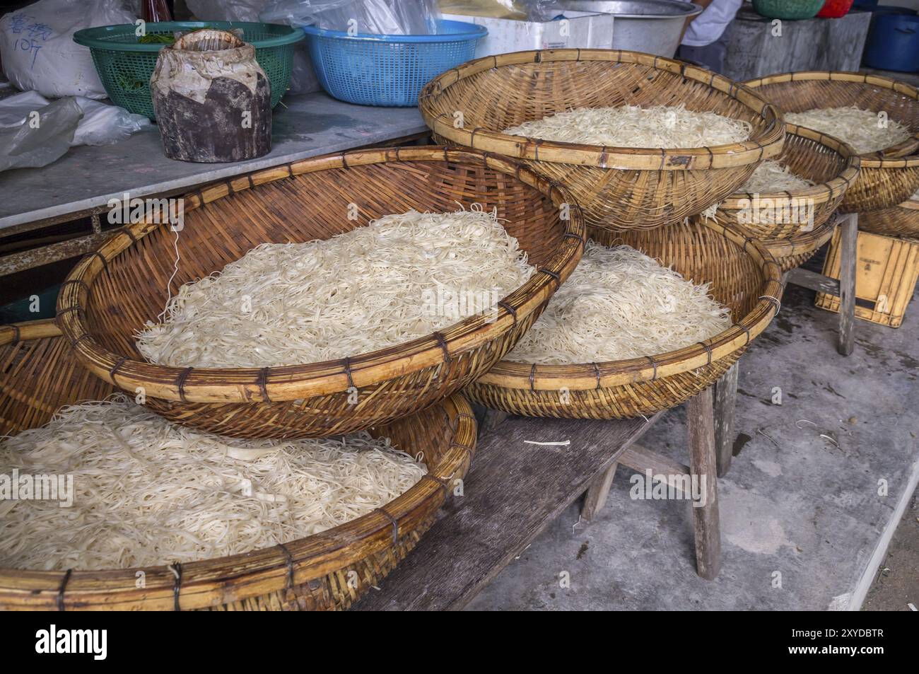 Wood wooden bench bamboo bamboos hi-res stock photography and images ...